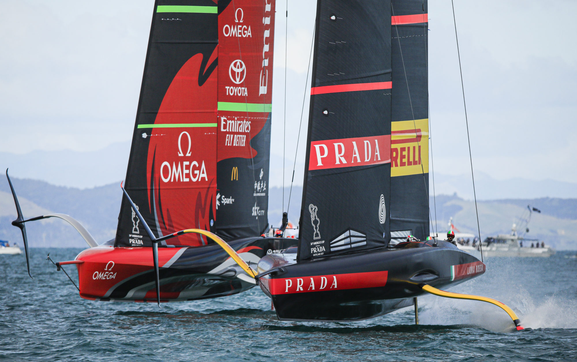Emirates Team New Zealand take a 5-3 lead - @SailorGirlHQ